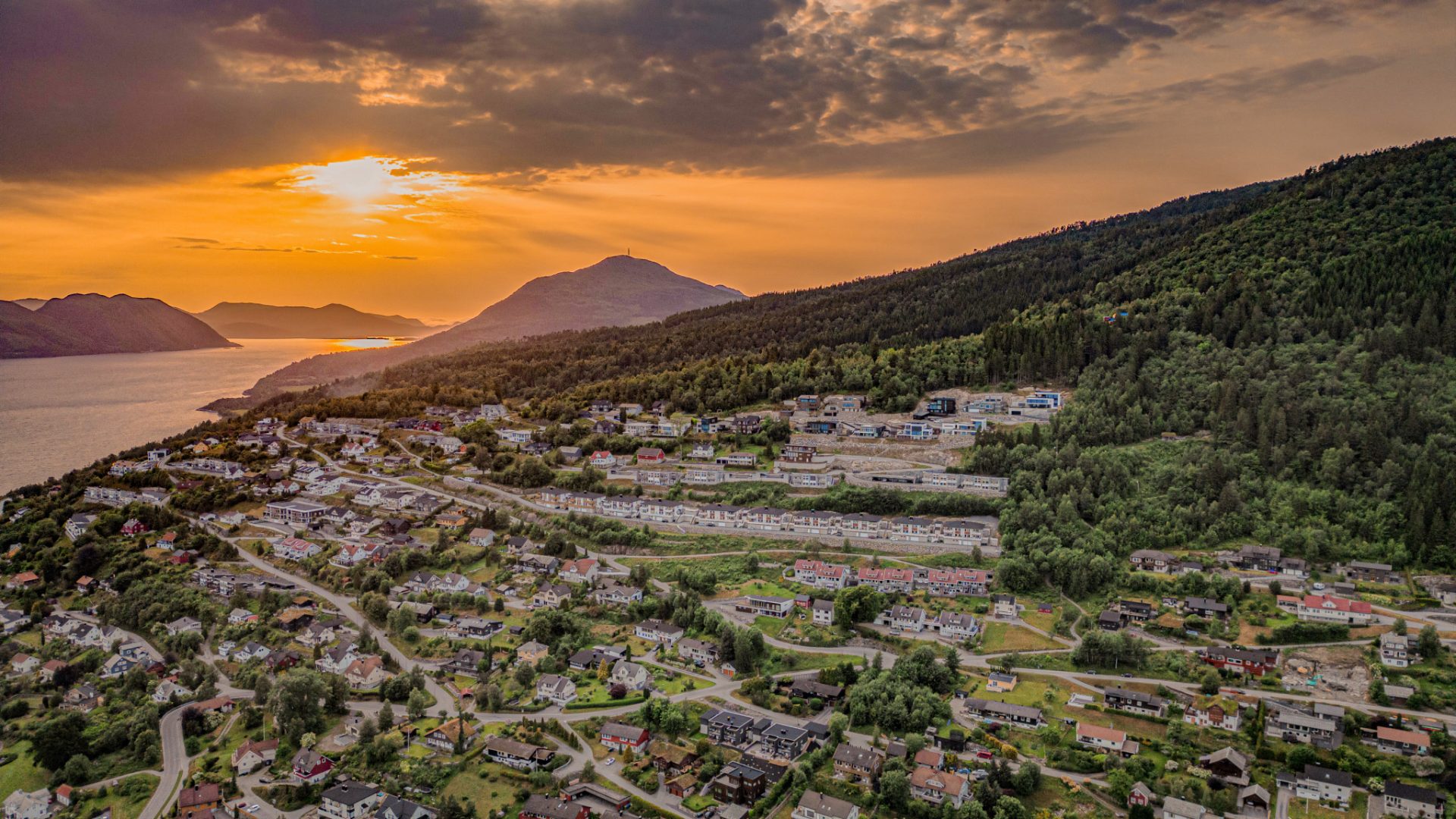 Få perspektiv fra lufta med dronefoto – Fantastiske Osberget ...